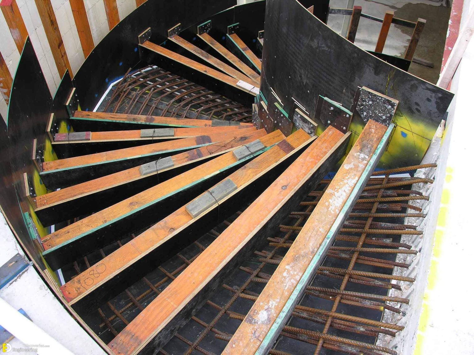 Various Forms Of Curved Stairs And How To Build It? | Engineering ...