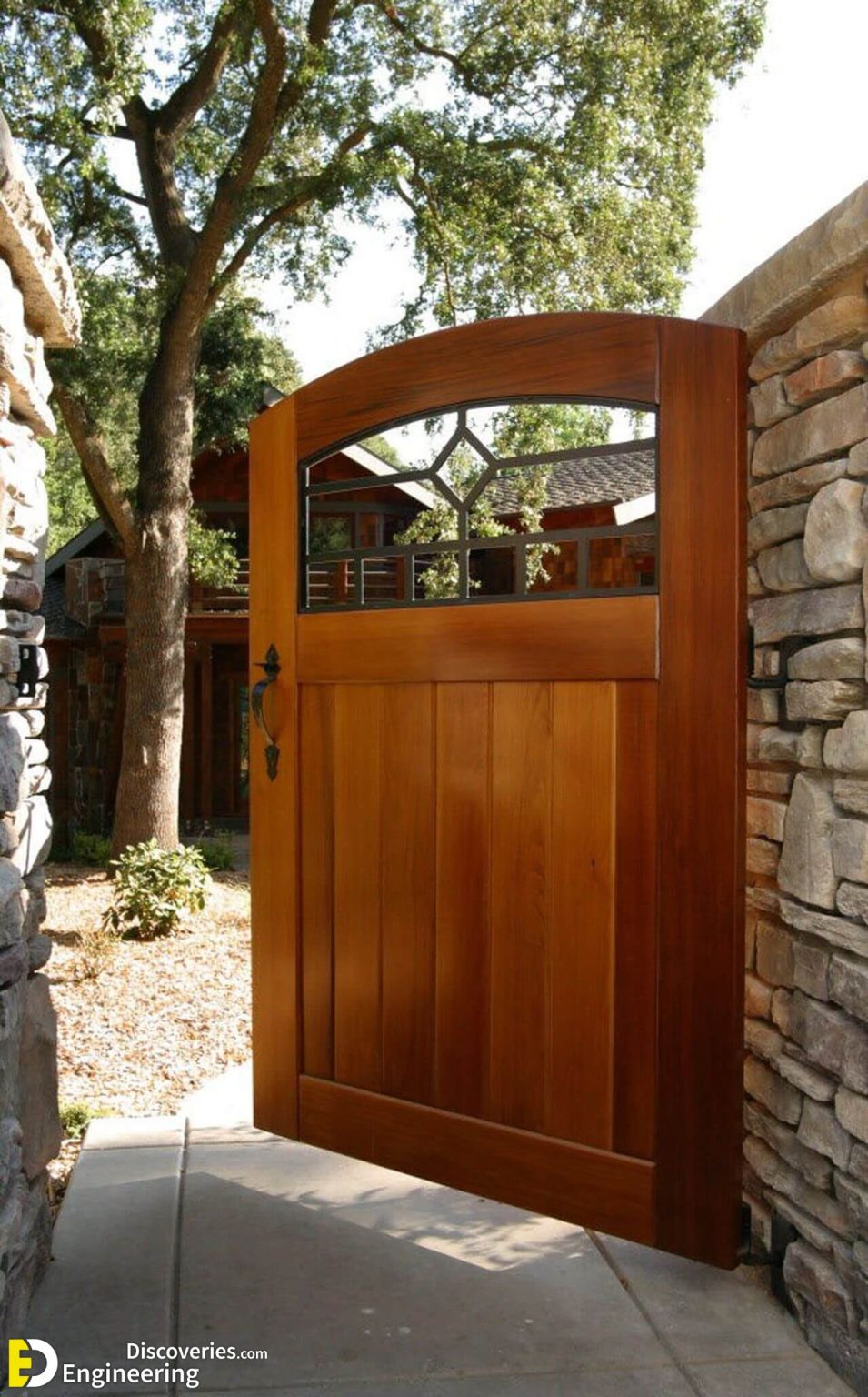 35 Amazing Wooden Gate Ideas | Engineering Discoveries