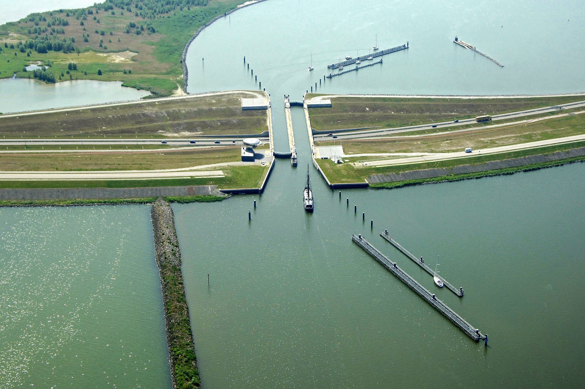 8 Water Bridges From Around The World That’ll Make You Want To Float ...