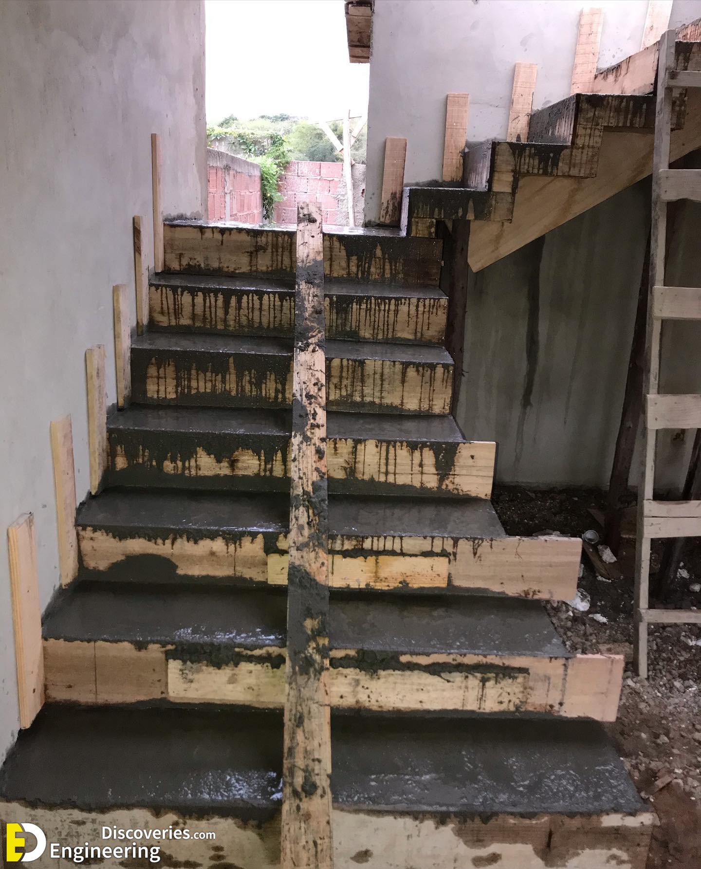 27+ Images RCC Concrete Stair Stringer Beams Under Construction ...