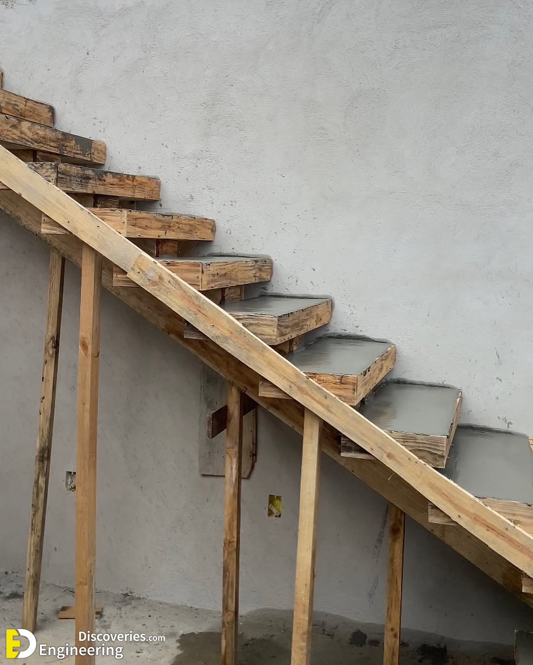 28 Jaw-Dropping Photos Of RCC Stairs Under Construction You Need To See ...