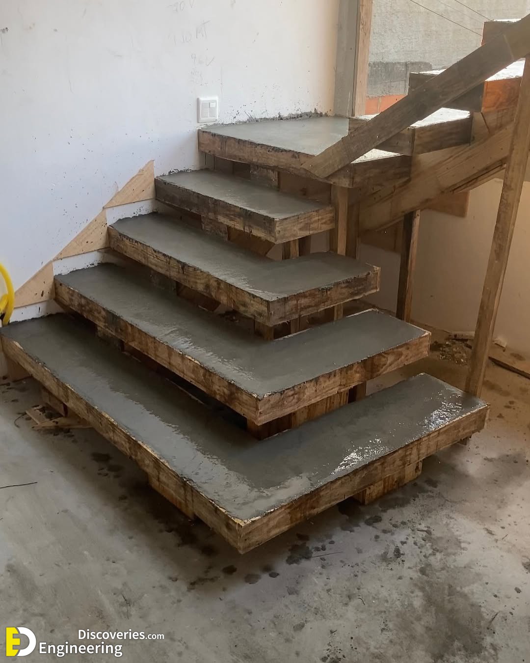 28 Jaw-Dropping Photos Of RCC Stairs Under Construction You Need To See ...